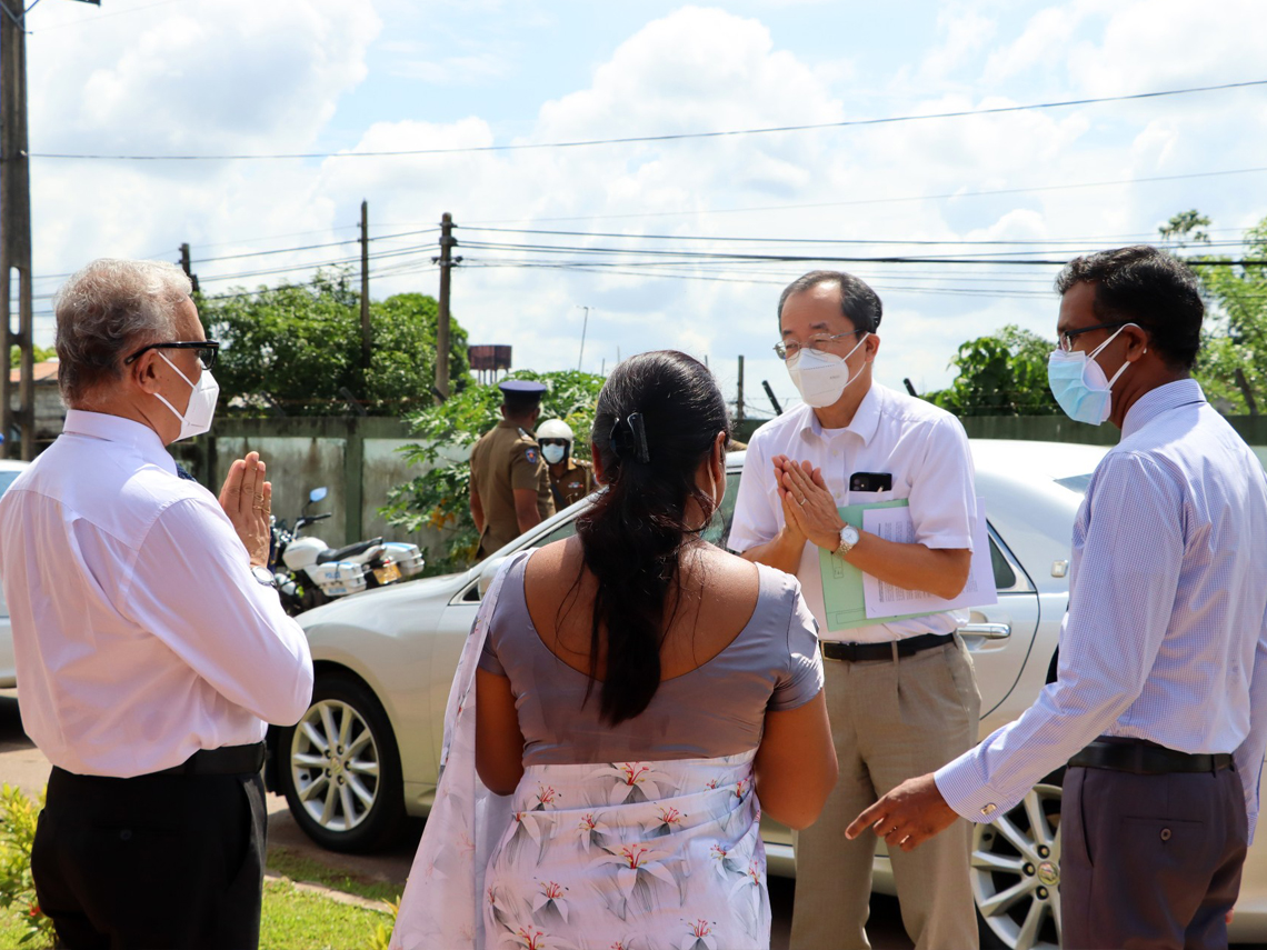 Director General of ADB's South Asia Region, visits to PCR Laboratory ...