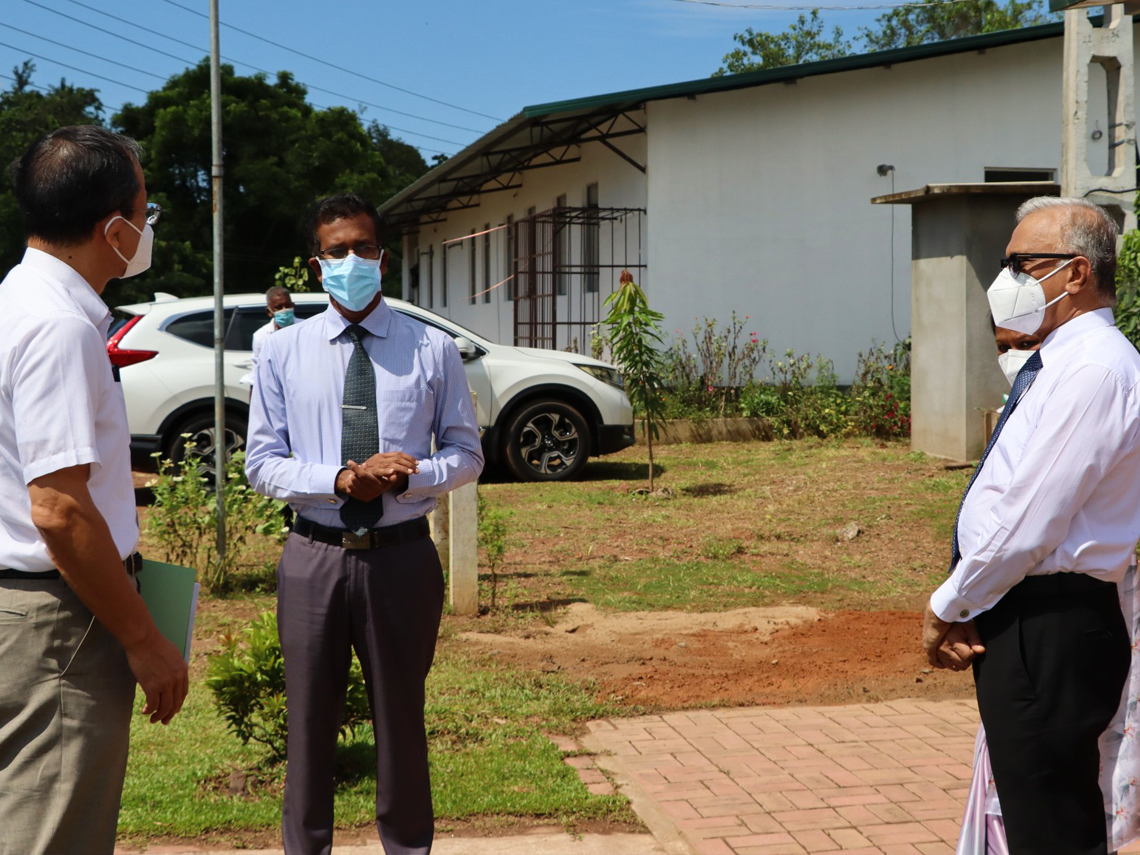 Director General of ADB's South Asia Region, visits to PCR Laboratory ...